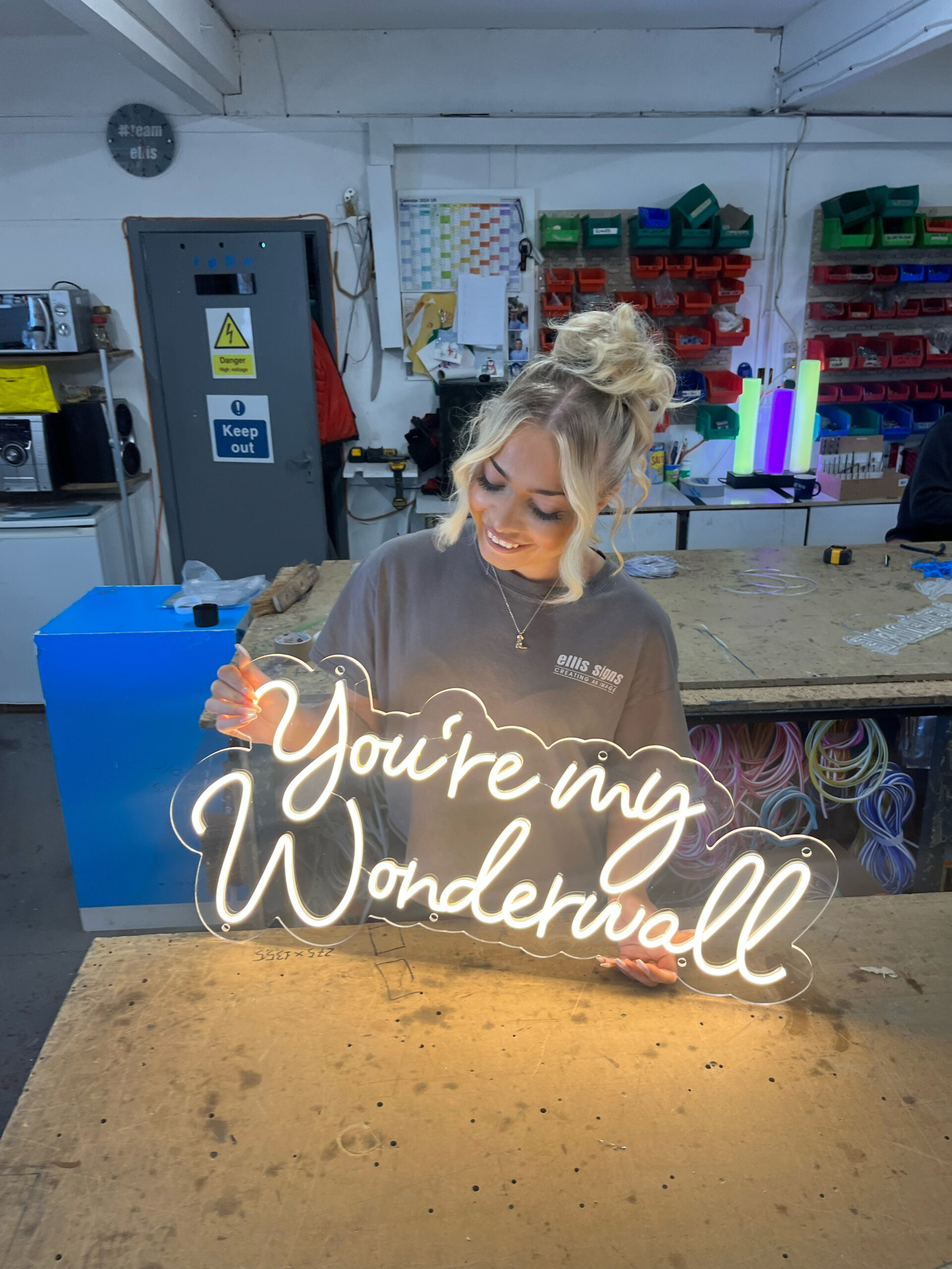 Oasis Neon Sign Ideas Perfect For Any Britpop Fan